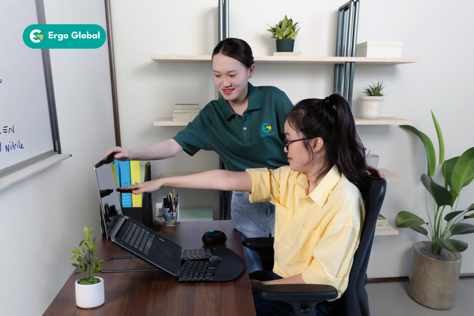 Best Monitor Position for WFH - ErgoGlobal